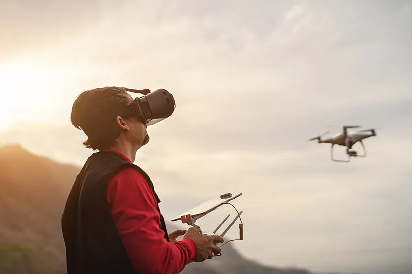 Virtual Reality is helping learn how to fly drones